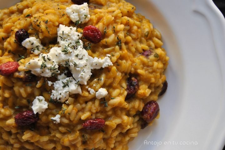 Pumpkin, goat cheese and dried cranberries risotto - Antojo en tu cocina