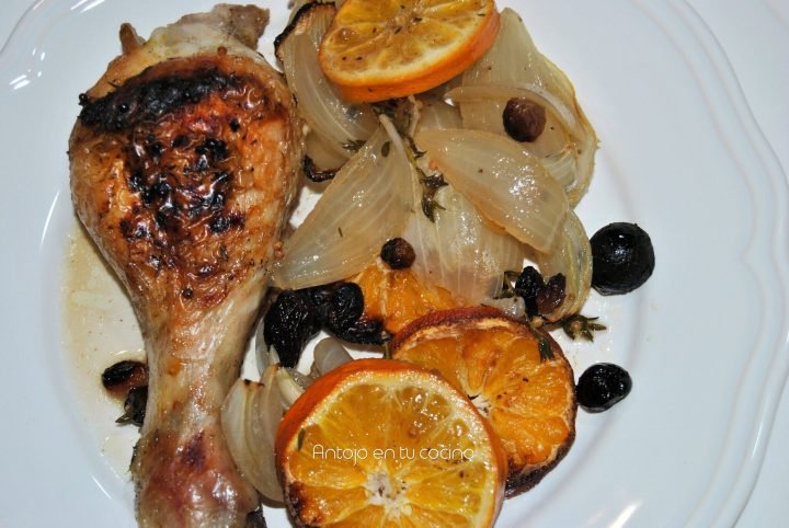 Pollo asado con mandarina y uvas pasas - Antojo en tu cocina