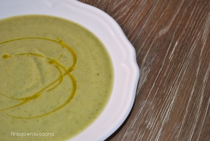 Puré o crema de calabacín {receta fácil en 30 minutos} - Antojo en tu ...