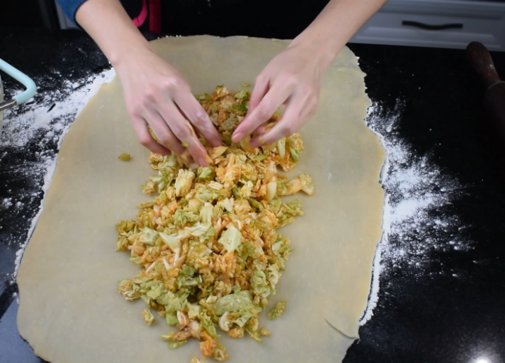 Espinagada de llom, receta mallorquina (empanada de col y lomo ...
